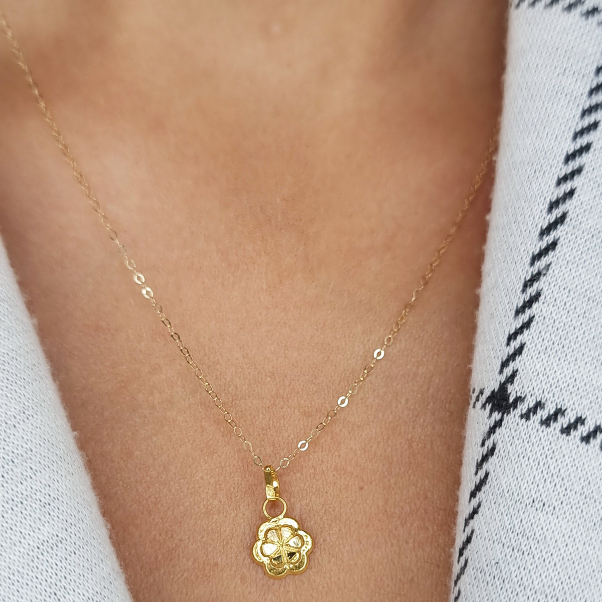 18K Pure Gold Fine Flower Necklace – Tala Gold Collection