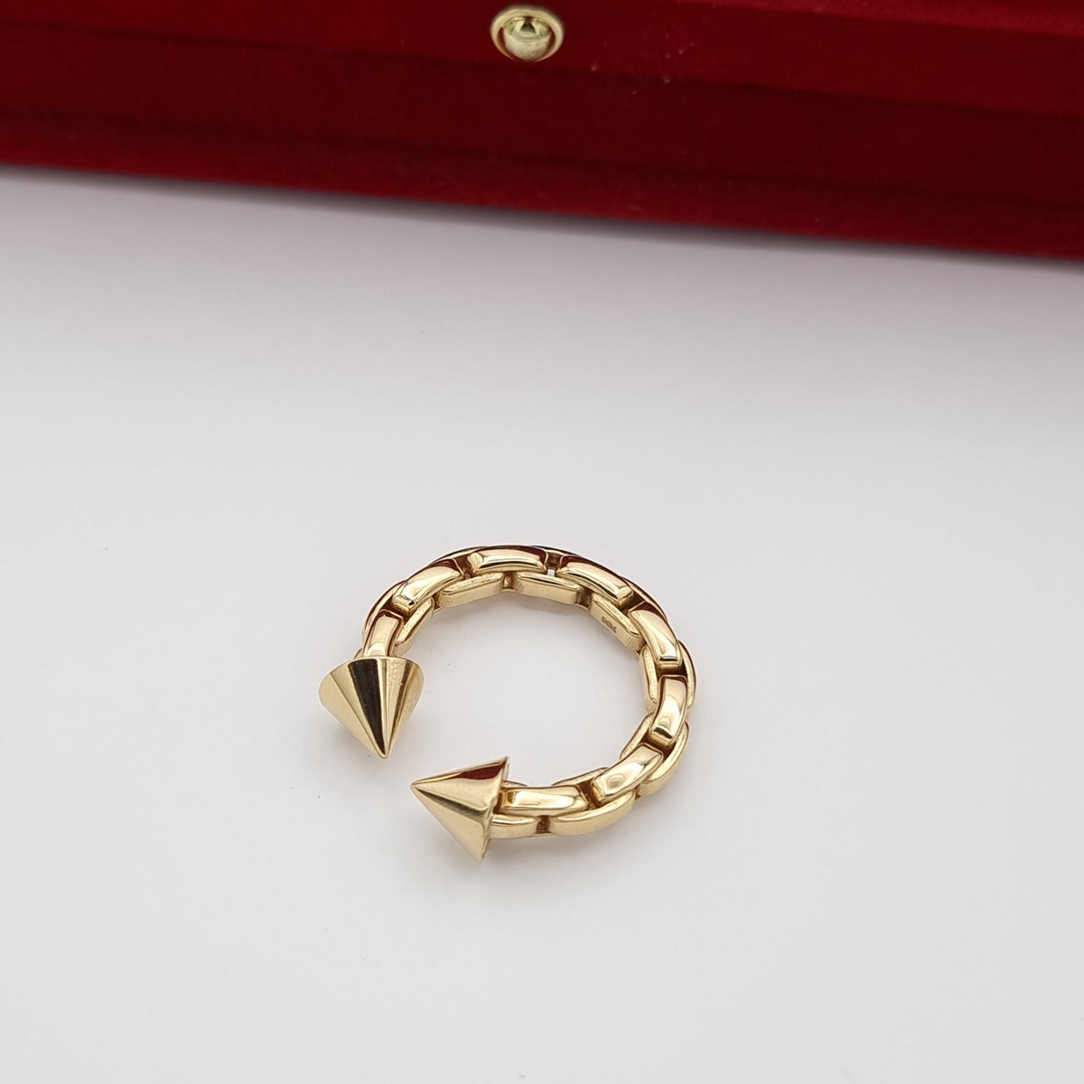 18K Pure Gold Arrow Linked Ring – Tala Gold Collection