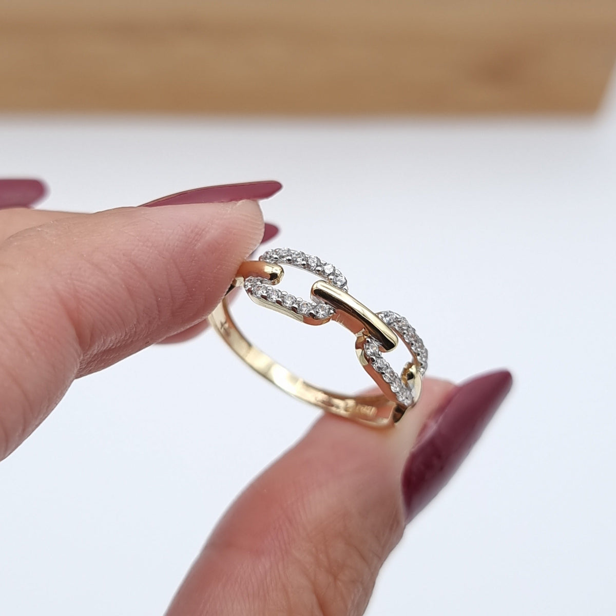 18K Pure Gold Link Stone Ring – Tala Gold Collection