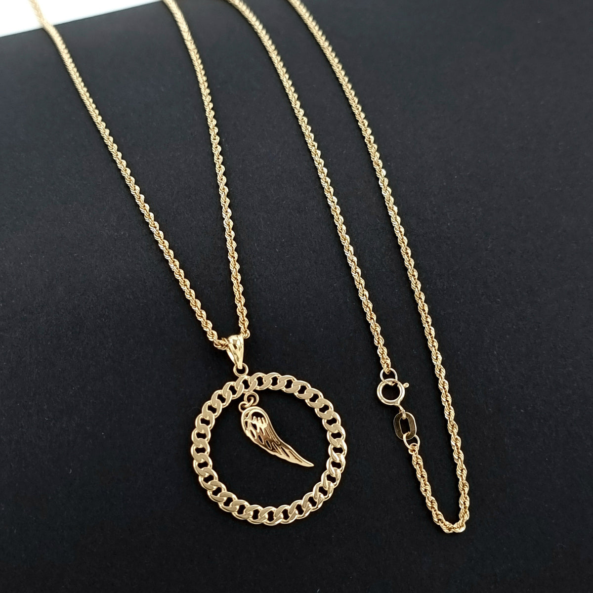 18K Pure Gold Round Leaf Necklace – Tala Gold Collection